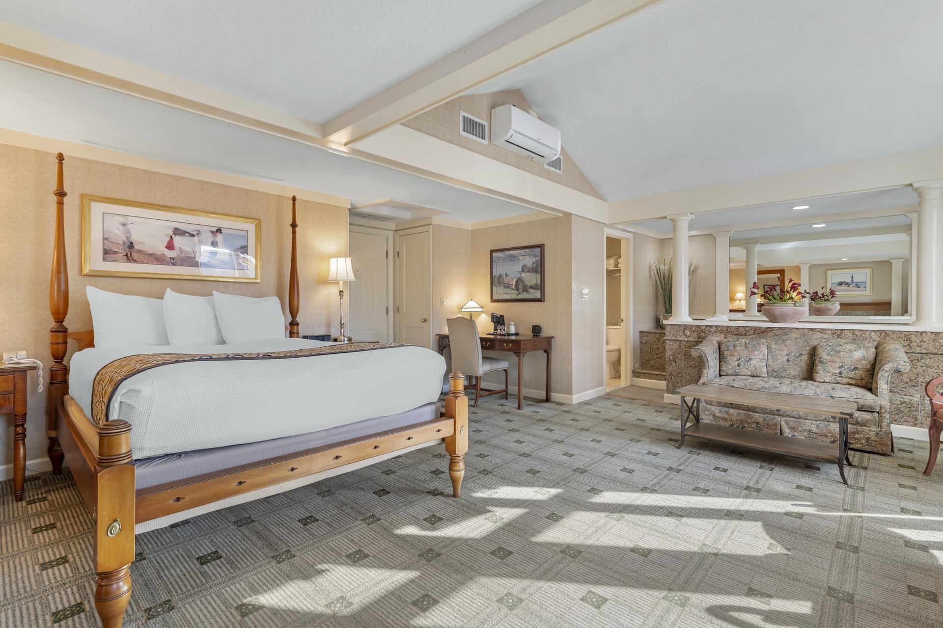 Hotel Rooms & Suites near Marginal Way | The Meadowmere Resort