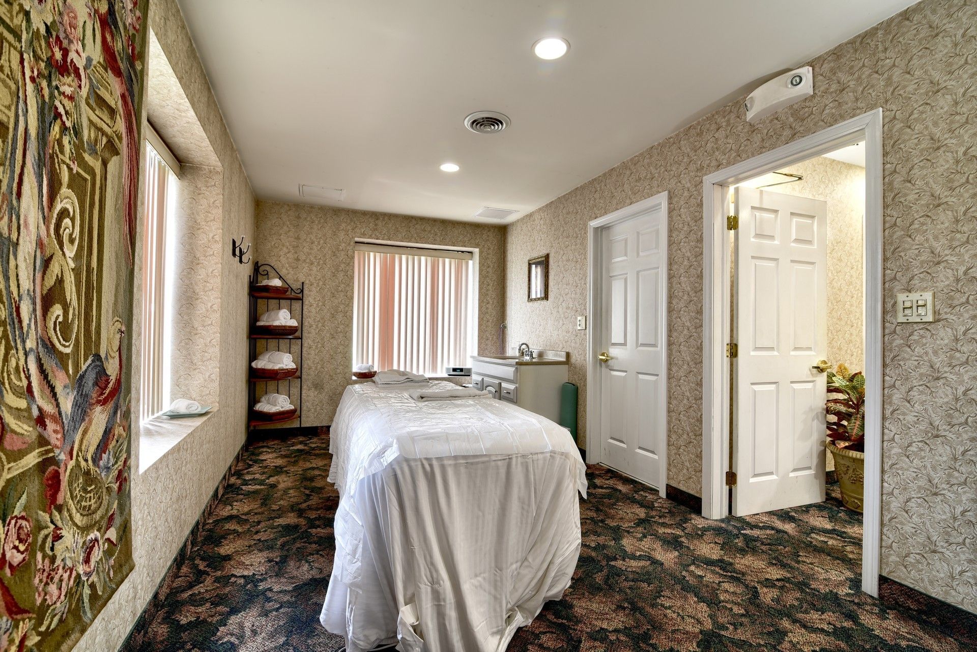 Spas in Saratoga Springs NY | Roosevelt Inn & Suites
