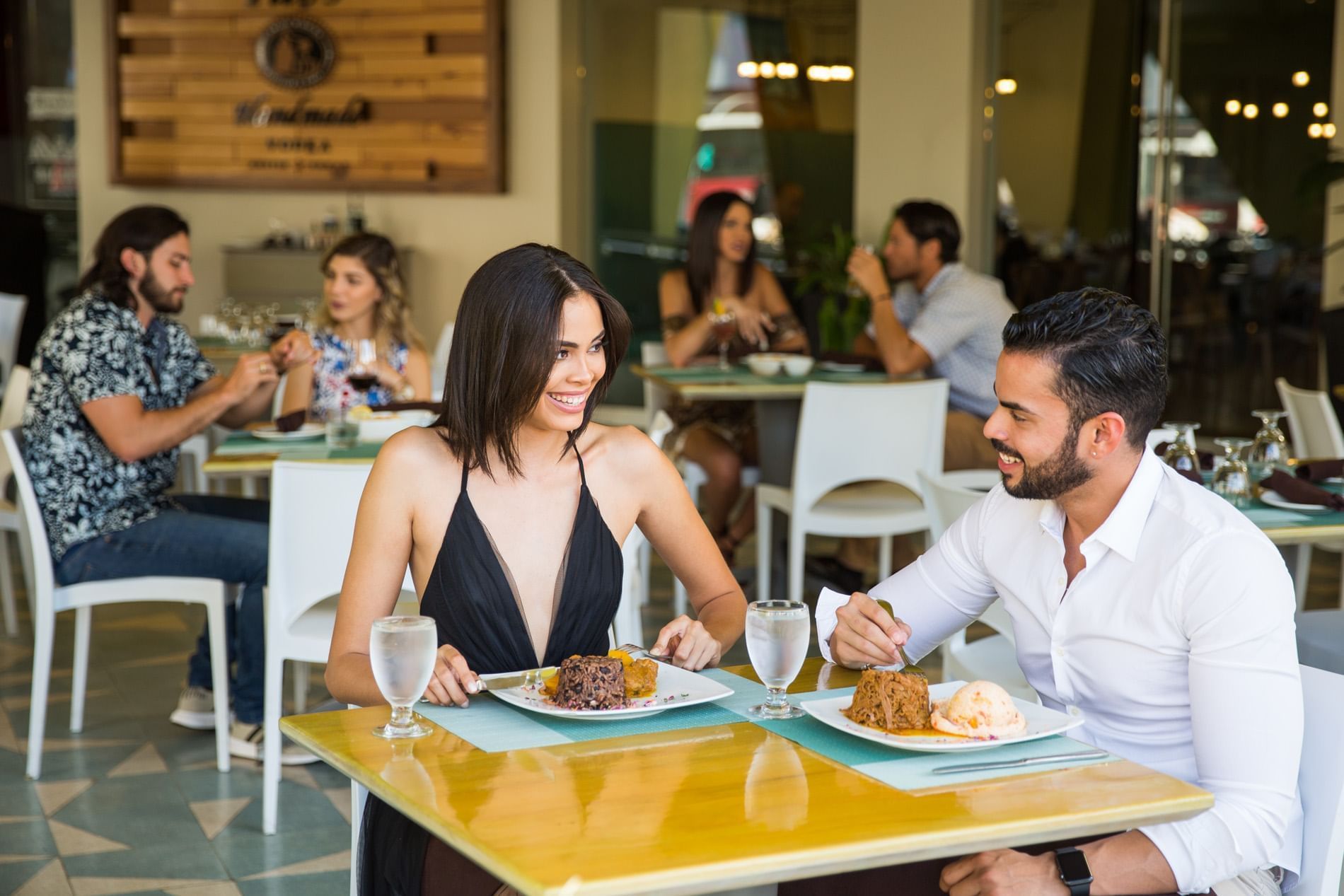 Restaurants in Condado, Puerto Rico - Condado Palm Inn