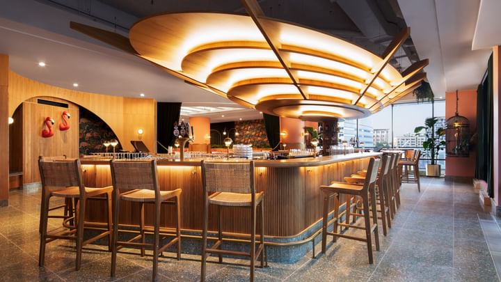 Muze Lounge & Terrasse | HONEYROSE Hotel Montreal