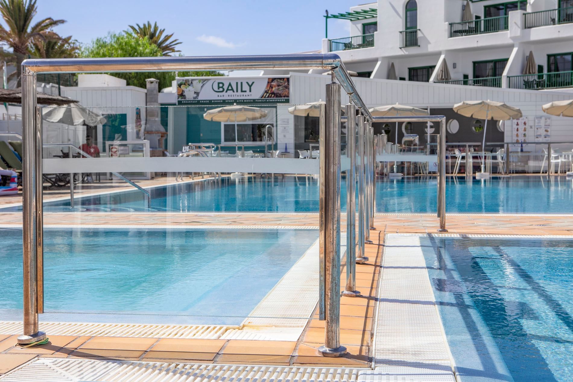 Baily Bar and Restaurant in Puerto del Carmen, Lanzarote | Club Del ...
