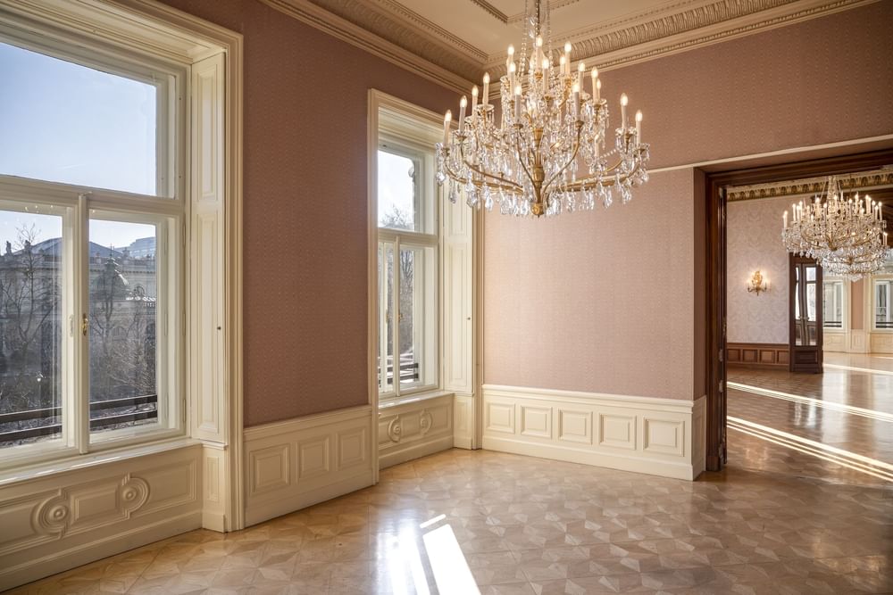 Plan a Wedding in Vienna | Almanac Palais Vienna
