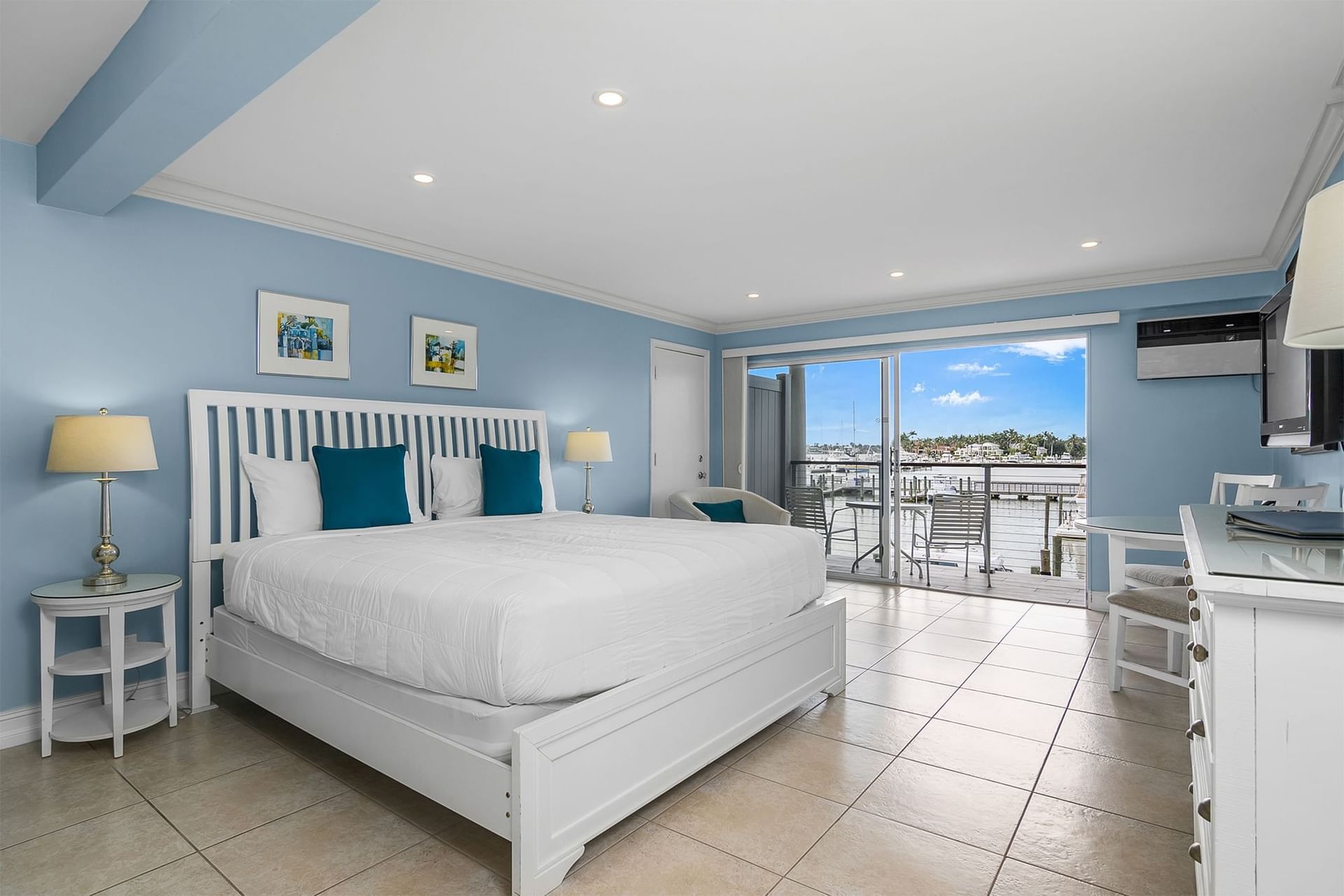 Cove Inn on Naples Bay - Waterfront Naples Florida Hotel
