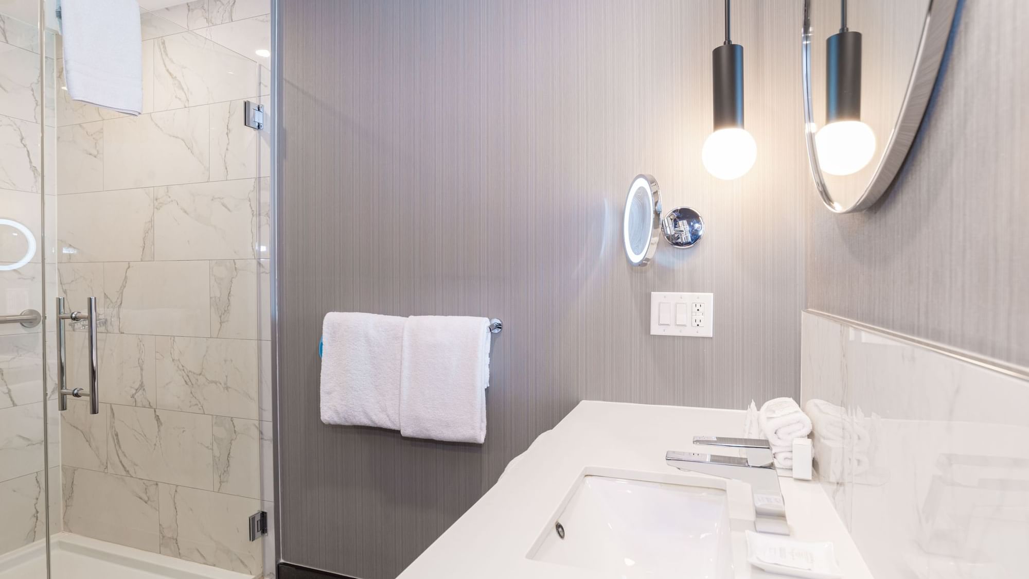 Standard Room, 1 King Bed, Sofa Bed, Euro Bathroom | Sandman Sherwood ...