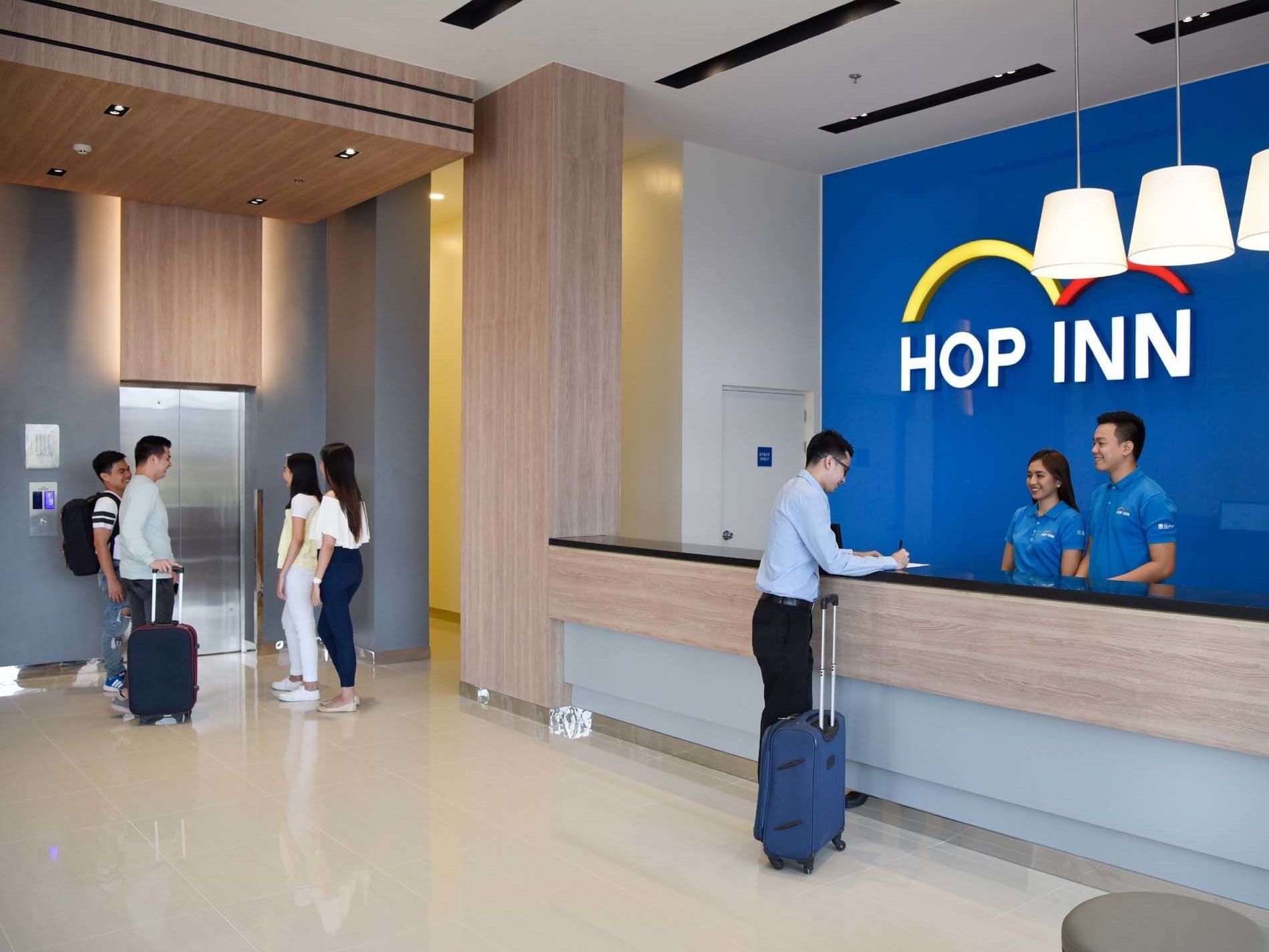 HOP INN Hotel Aseana City Manila | Book Our Budget Hotel Near MOA
