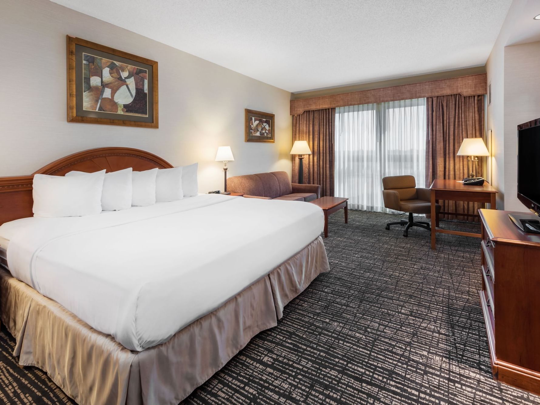 Hotel Accommodations in Topeka KS - Hotel Topeka at City Center