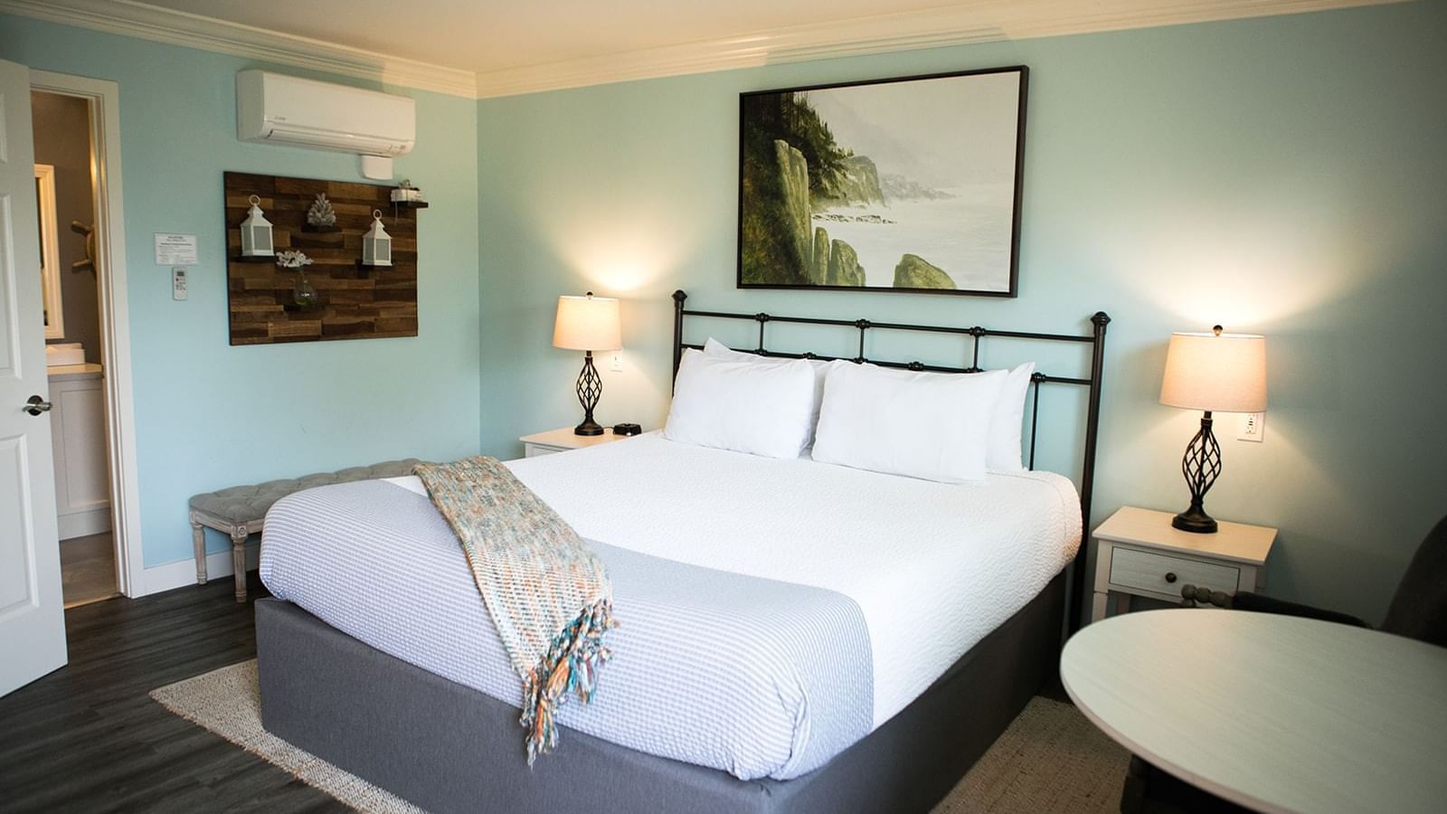 Hotel Rooms & Suites on Moonstone Beach - Sea Otter Inn