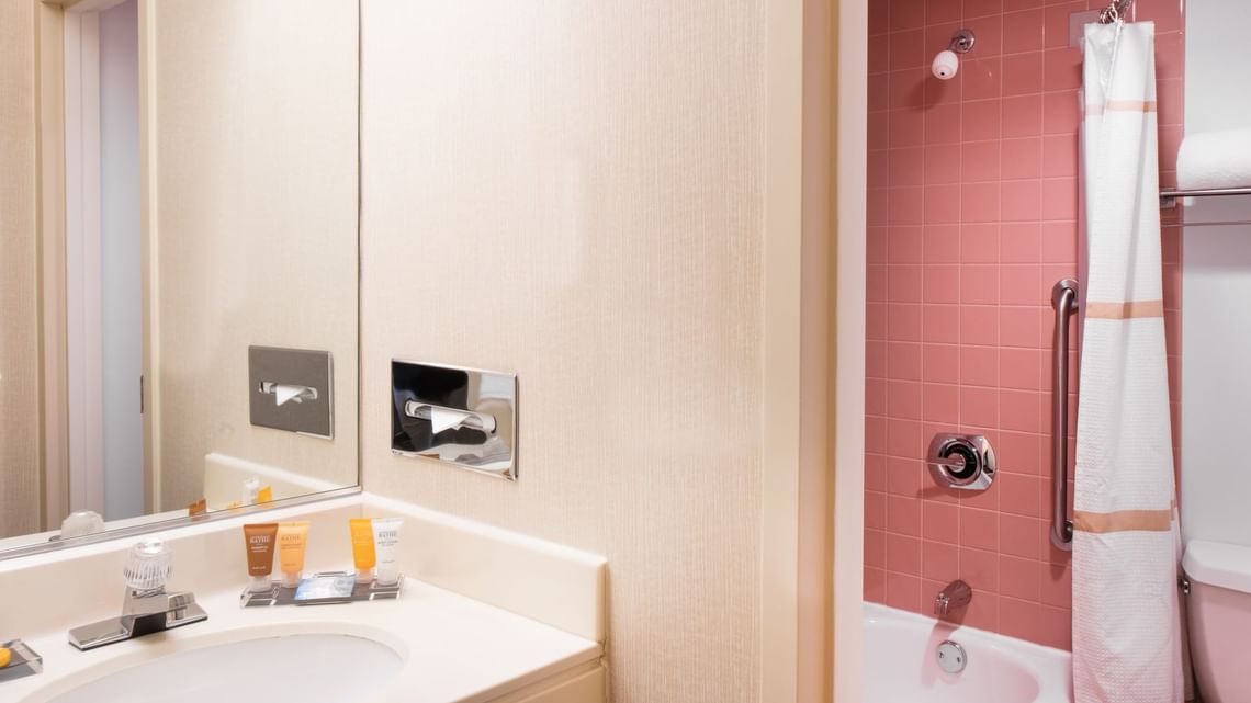 Classic Queen Room | NCED Hotel and Conference Center Accommodation