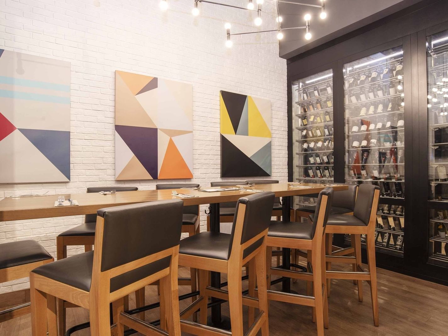 Moxies | Sandman Signature St. John's Hotel