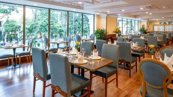 Sherwood Residence | The Club Restaurant & Bar