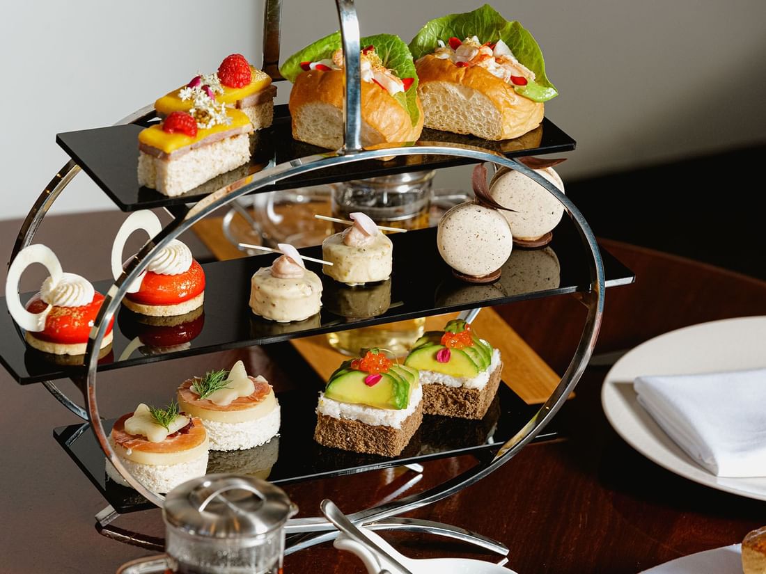 Dining at Pullman Cairns International