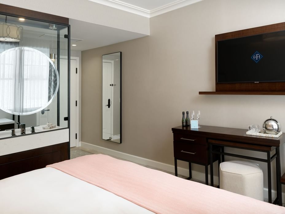 Classic Queen | Hotel Atwater