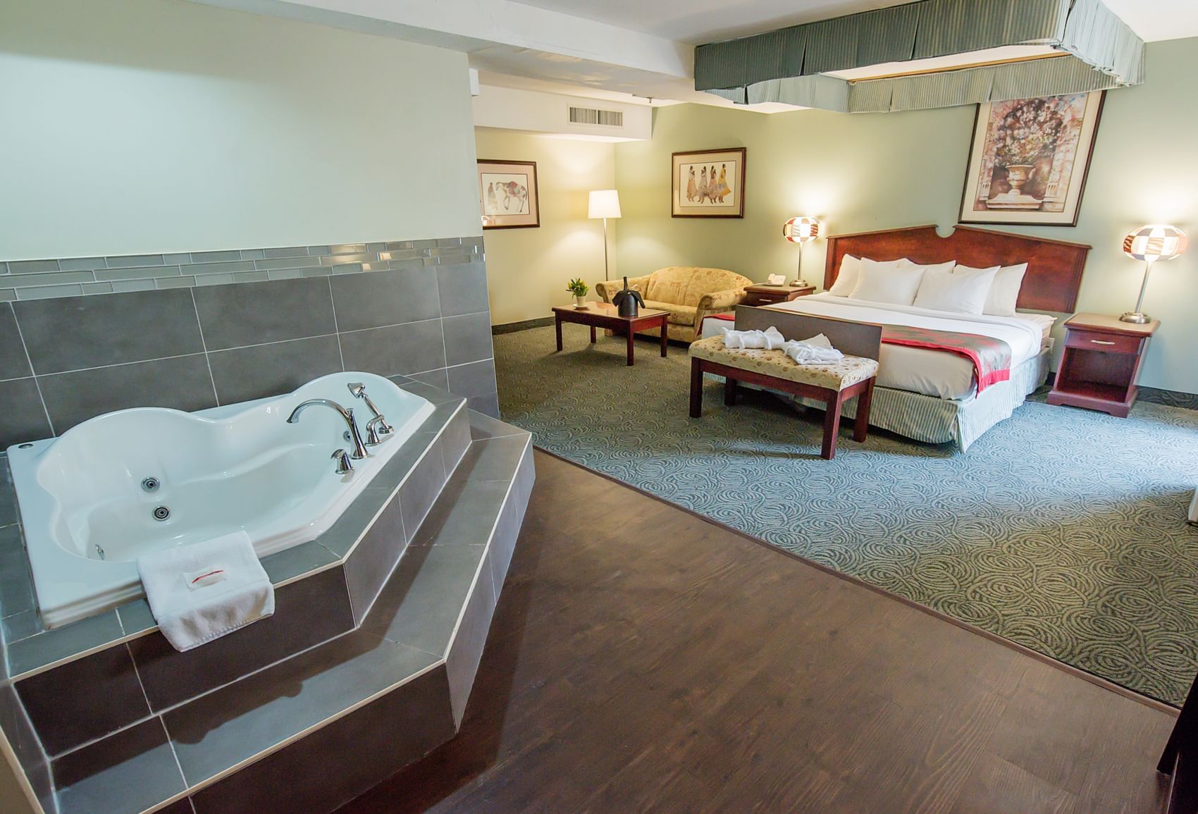 Jacuzzi In Bedroom Hotel