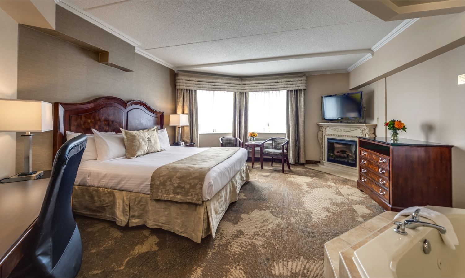 Markham Hotel Suites | Monte Carlo Inn & Suites - Downtown Markham