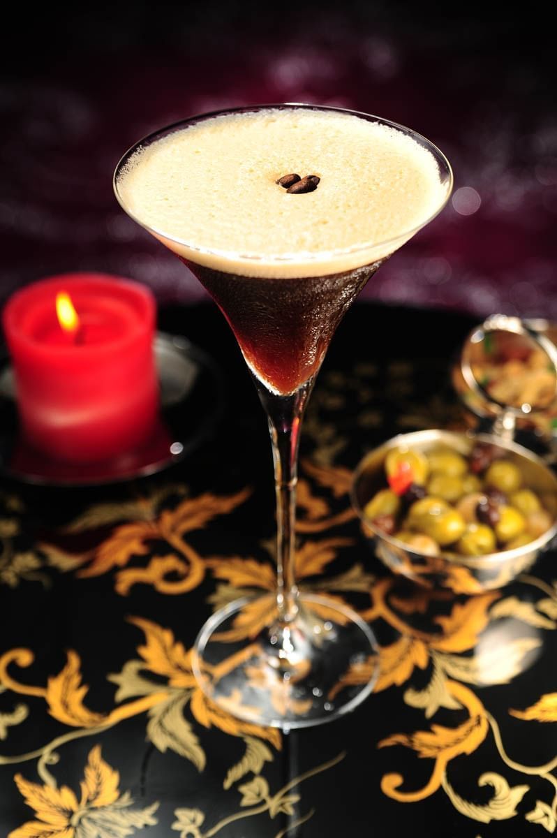 Dada bar Lounge I The Luxe Manor