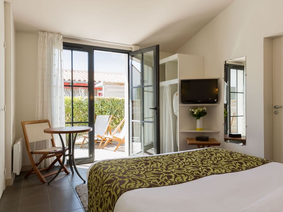 Les Vignes de la Chapelle, The Originals Relais | Hotel Ile de Re ...