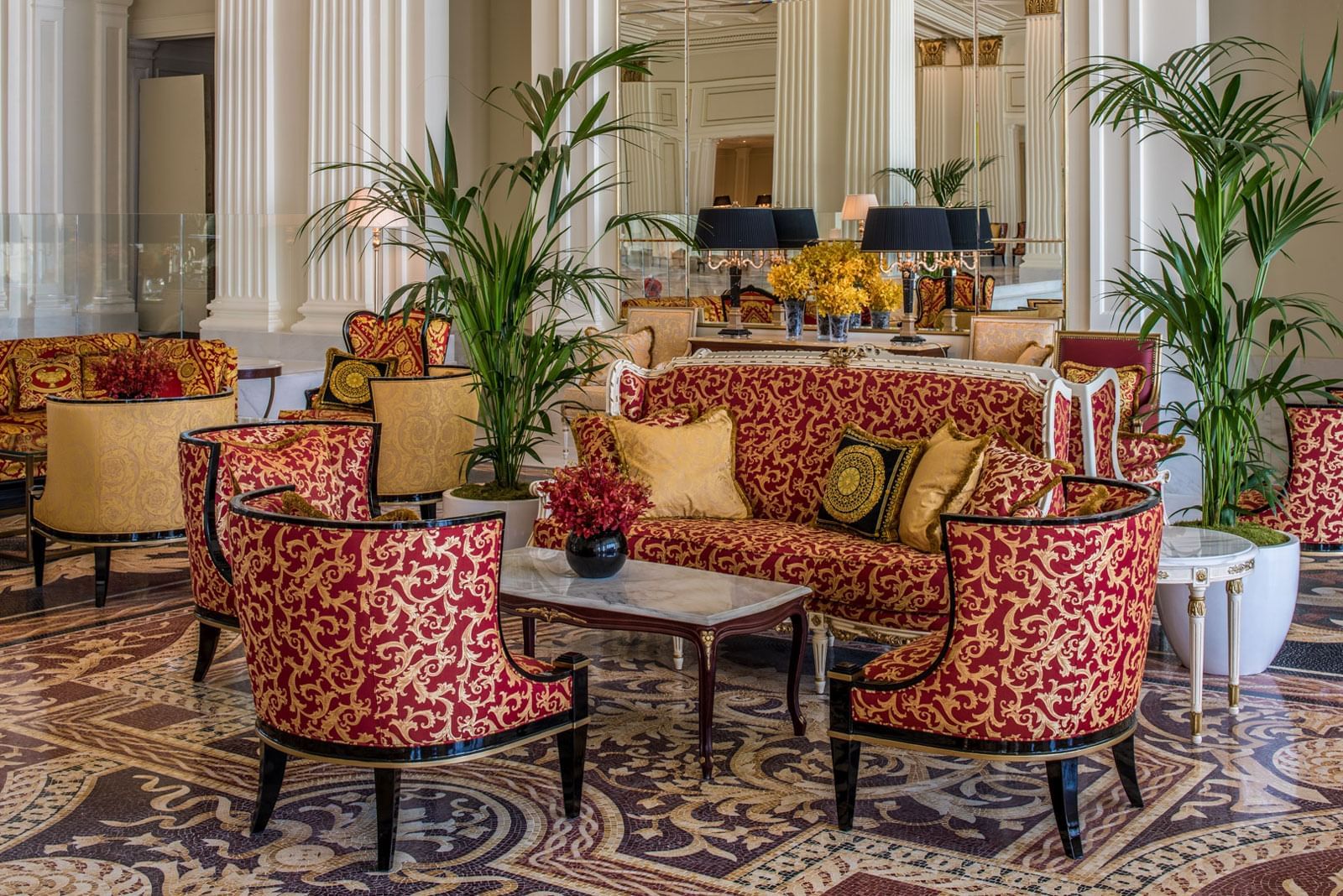 Famous luxury hotel Dubai | About Palazzo Versace Dubai