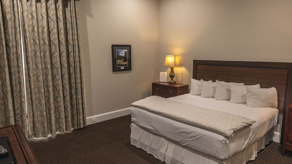 Clubhouse King Suites | Dancing Rabbit Inn