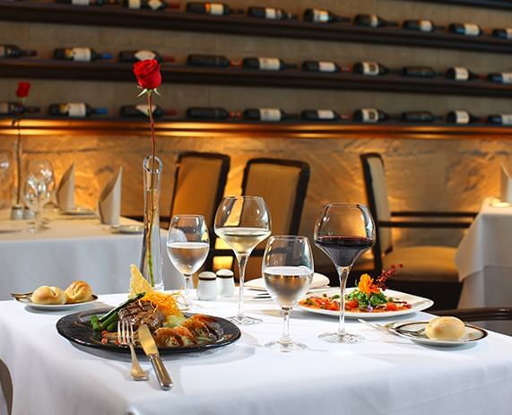 Oceanus Wine Bar & Restaurant at Los Delfines Hotel in Lima, Perú