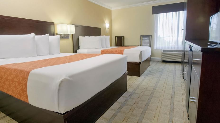 Double Queen Room - The Galleria Palms Hotel