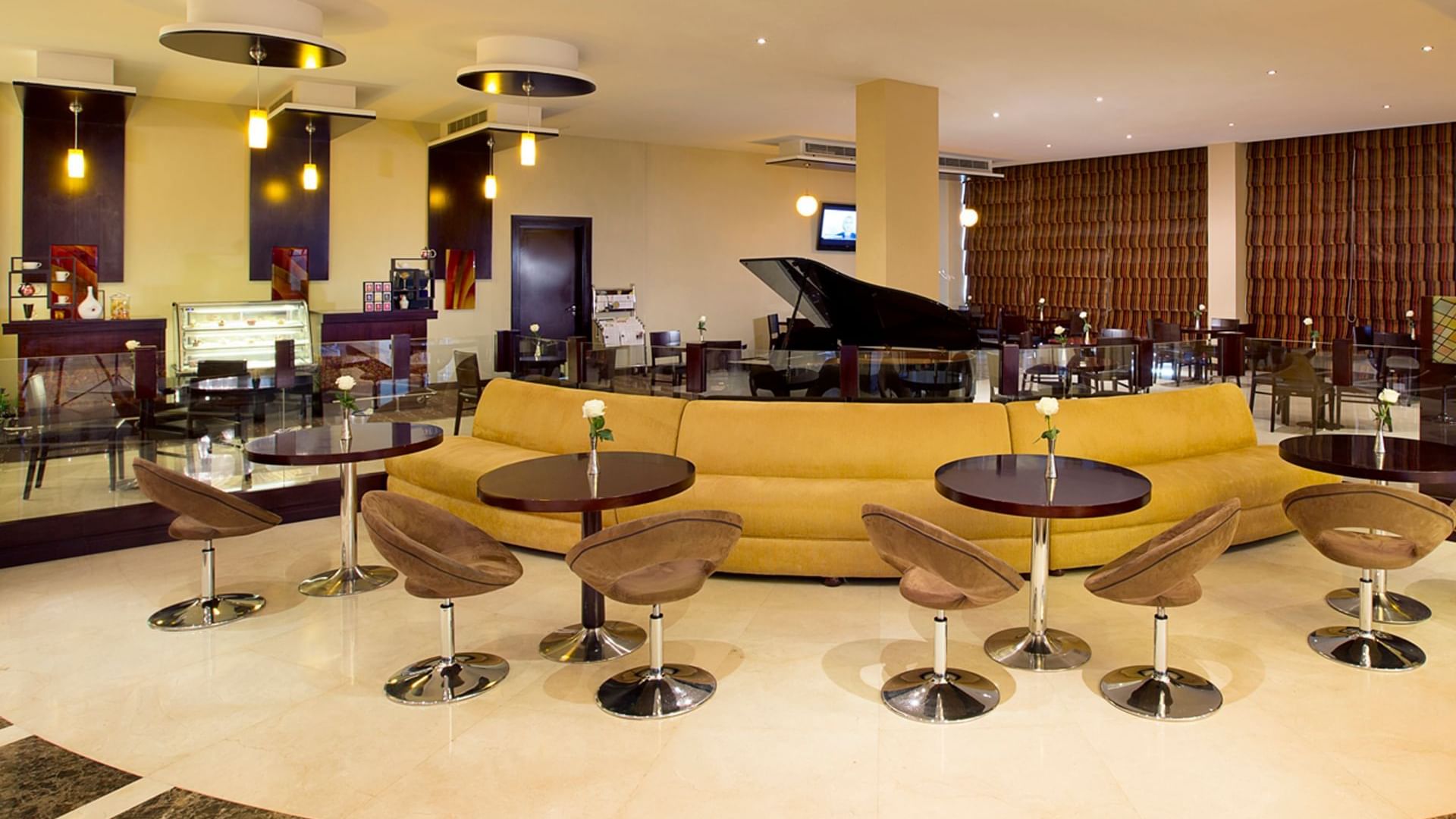 Muscat Lounge Bar | City Seasons Muscat