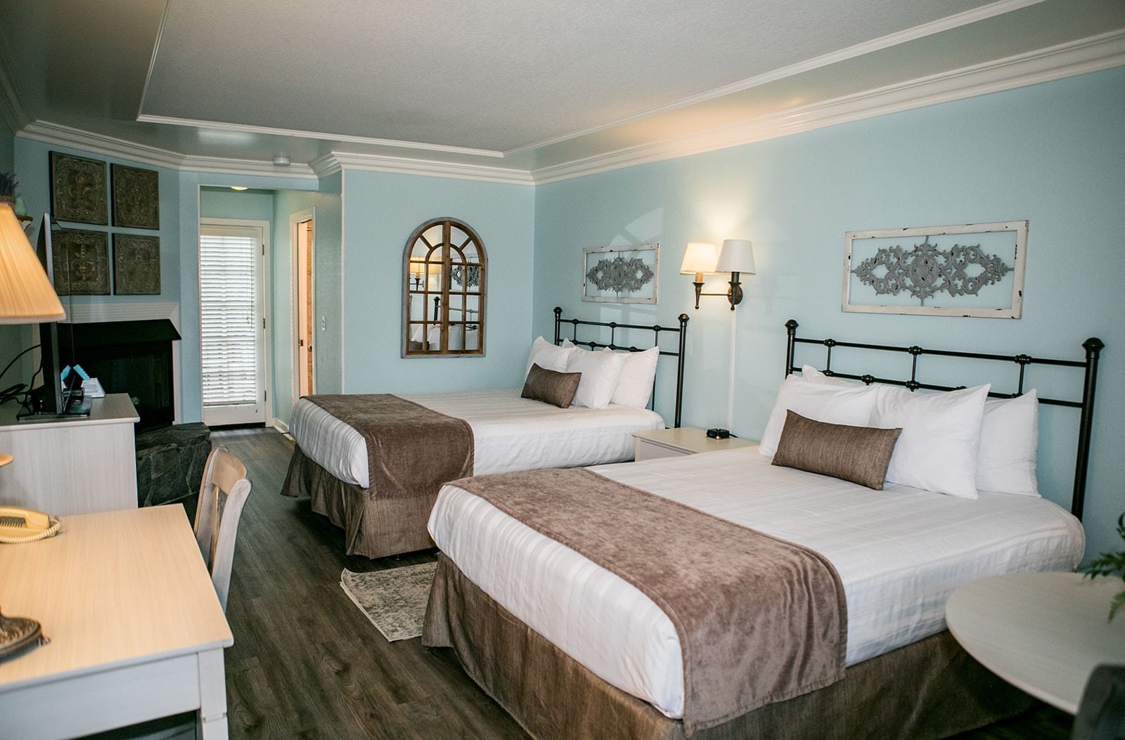 Oceanfront Cambria CA Hotel Rooms & Suites - Sea Otter Inn