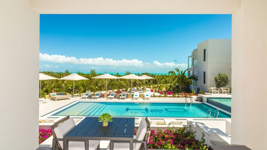 Deluxe Two Bedroom Suite with Ocean and Pool View | H2O Life. Style ...