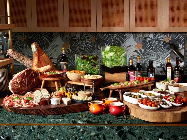 Semi-buffet Dinner | Offers at Momentus Hotels & Resorts