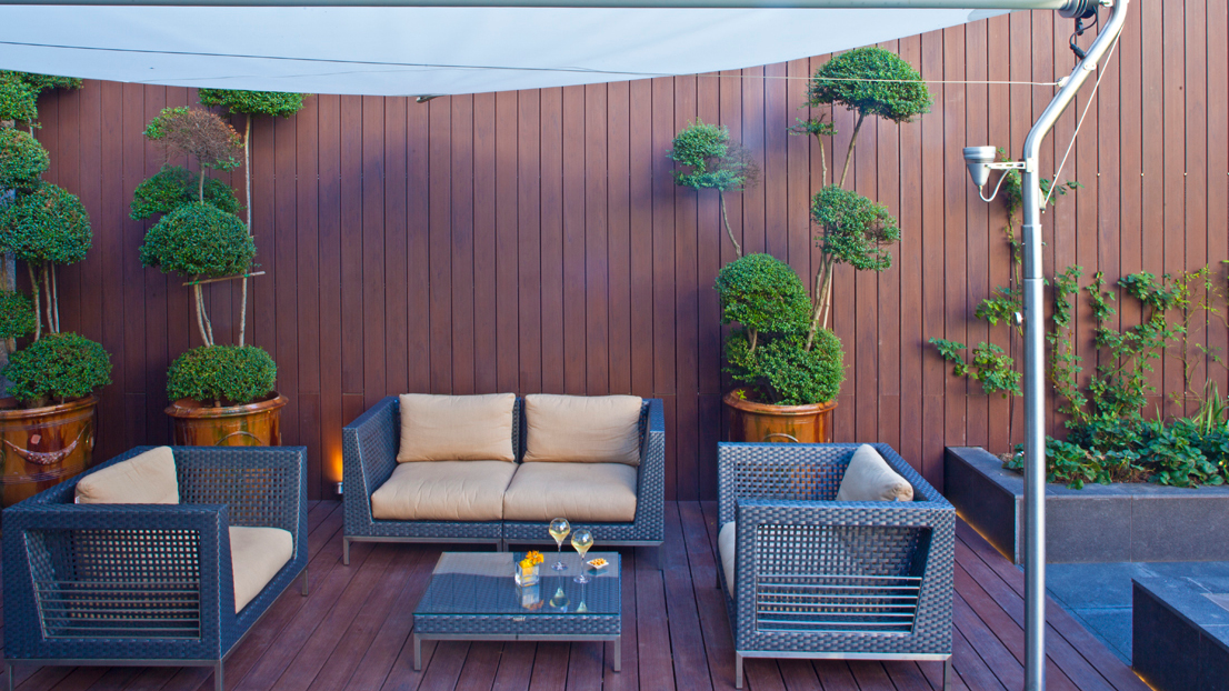 The Lounge Bar & Terrace | Dining at Warwick Reine Astrid - Lyon