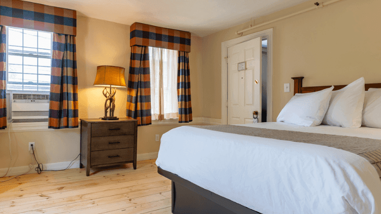 Room & Suites Details | The Wolfeboro Inn - Linchris