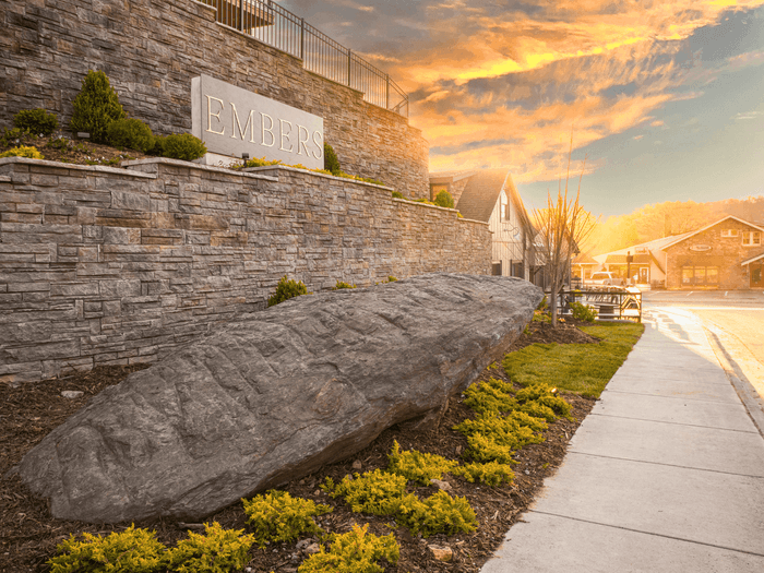 Guest Rooms & Suites – Hotel Embers