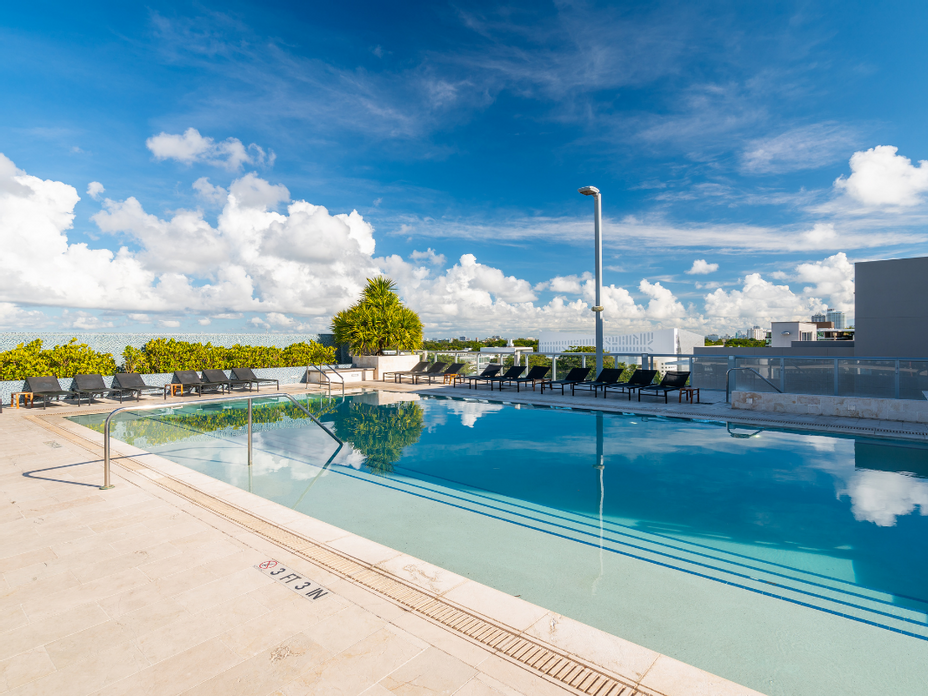 Best Hotel Pools in Miami | Rooftop Pool | South Beach Hotel
